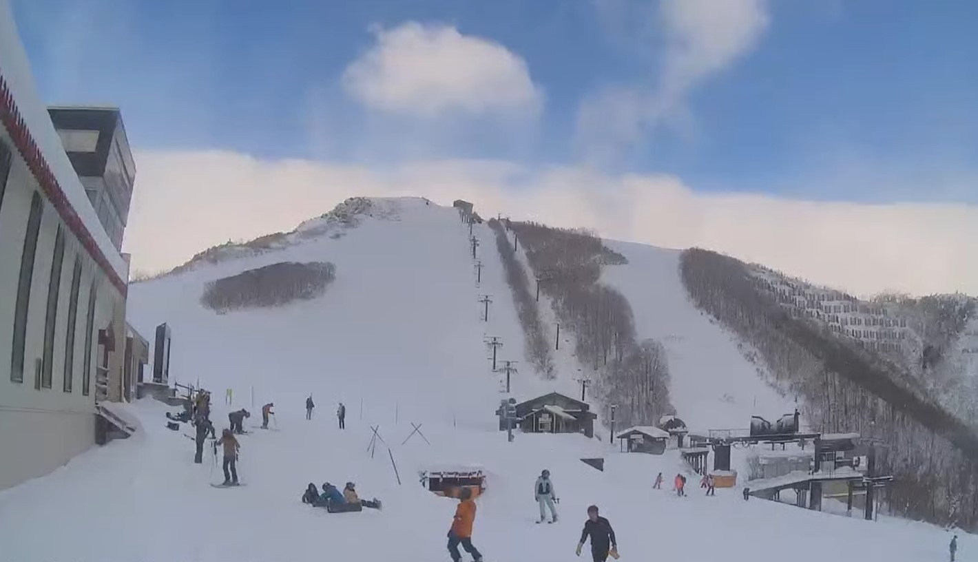 SnowJapan | The independent guide to skiing, snowboarding and ski ...
